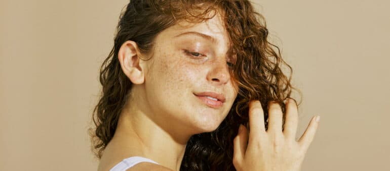 Hyaluronic Acid for Hair: Benefits, How to Apply, And Alternatives ...